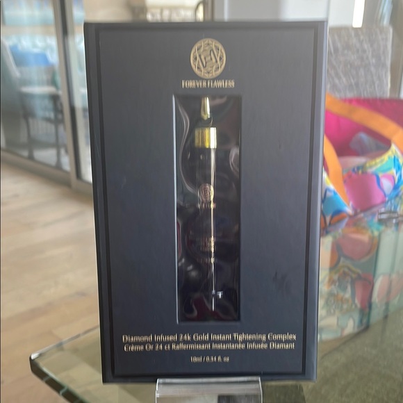 Forever Flawless | Skincare | Forever Flawless Instant Tightening ...